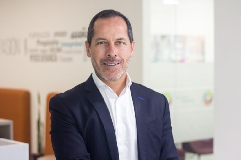 Nombran a César Restrepo como nuevo Director General de la BNV – Rumbo ... Nombran a César Restrepo como nuevo Director General de la BNV – Rumbo ...